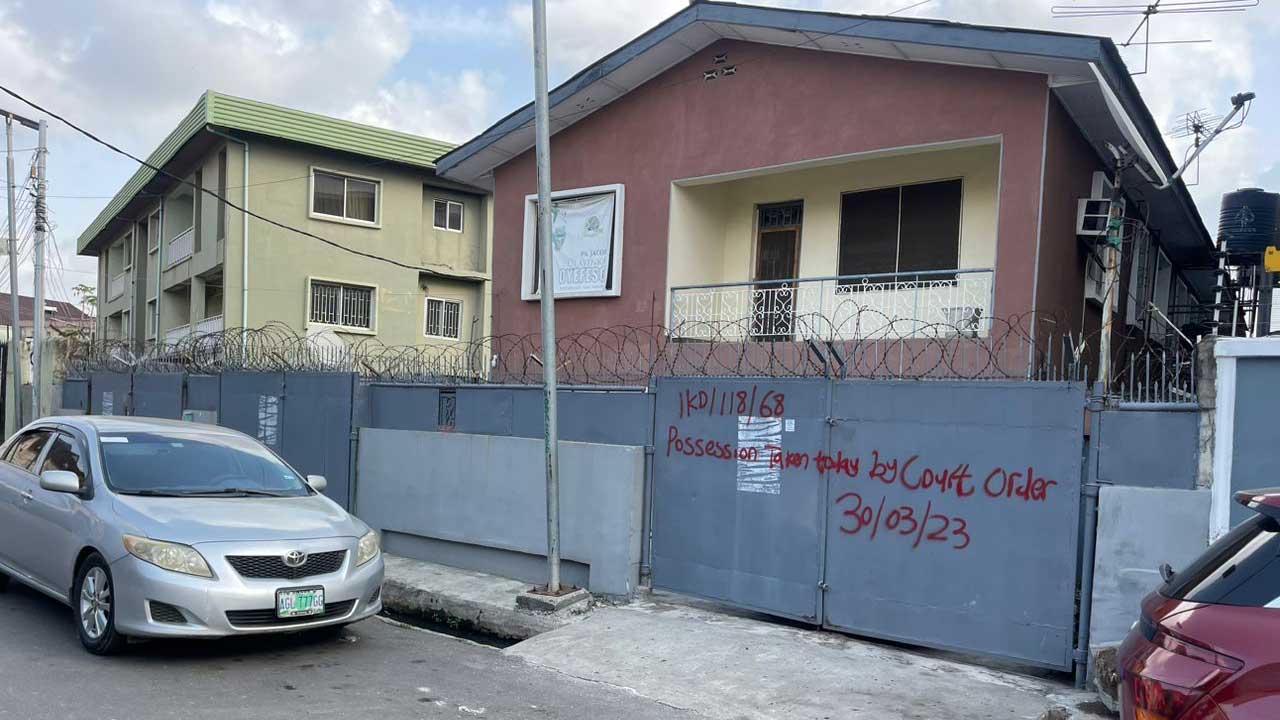 Properties invaded by over 50 thugs in surulere & environ… Onikate of ...